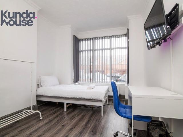 Birmingham B11, Room to rent, £550 pcm | PrimeLocation