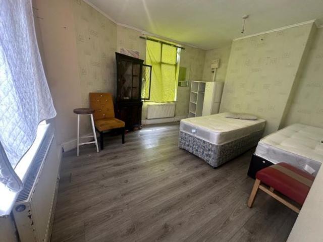 Birmingham Road, Oldbury B69, 1 bed maisonette to rent, £800 pcm | PrimeLocation