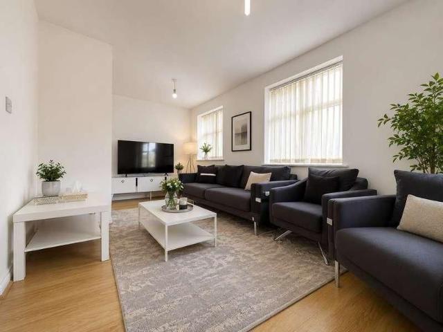 Birmingham Road, Oldbury, B69