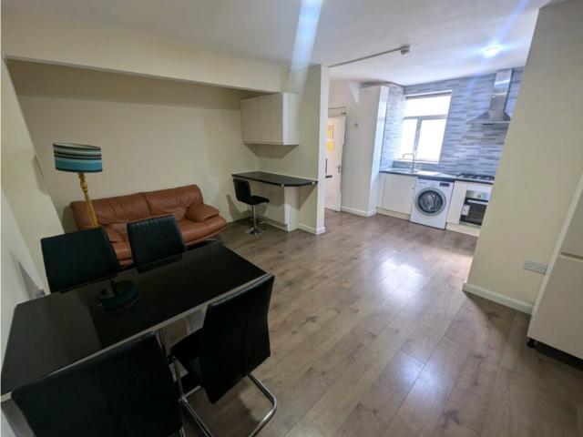 Birse Crescent Room 1