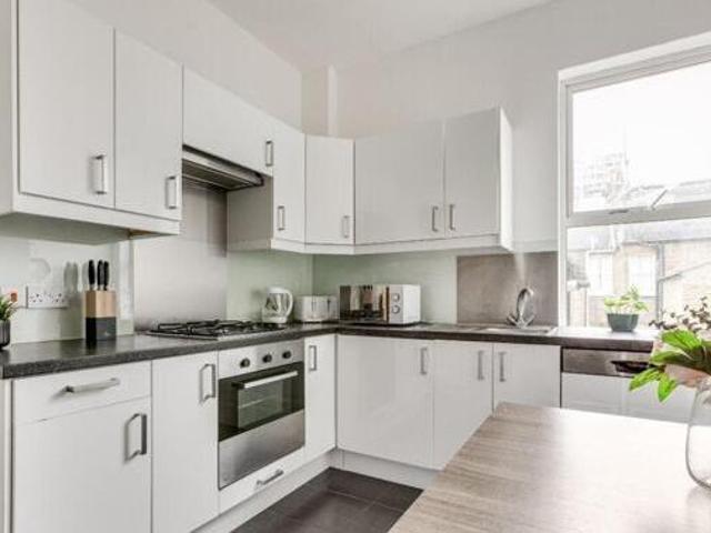 Biscay Road, Hammersmith, 3 Bedroom Flat