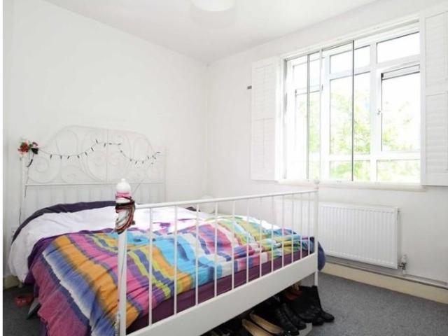 Biscay Road, Hammersmith W6 2 bed flat to rent £2,248 pcm £519 pw