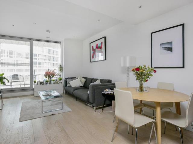 Biscayne Avenue, London E14 1 bed apartment to rent £2,643 pcm £610 pw
