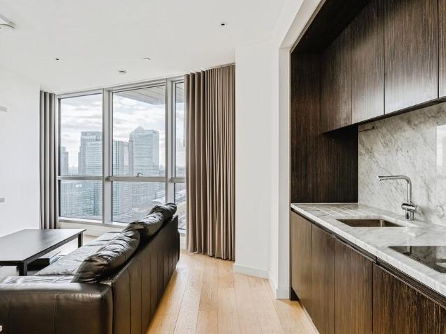 Biscayne Avenue, Londonrr, E14 Studio to rent £2,000 pcm £462 pw