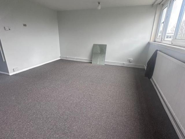 Biscoe Close, Heston TW5, 3 bed flat to rent, £2,300 pcm | PrimeLocation