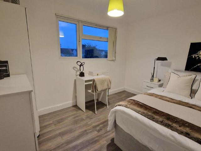 Biscot Road, Luton LU3, Room to rent, £500 pcm | PrimeLocation
