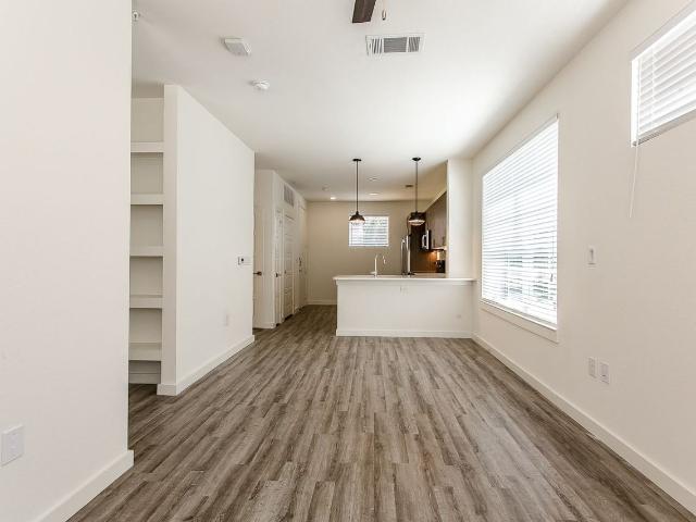 Bishop Flats 1 Bedroom Apartment for Rent at 305 Melba St, Dallas, TX 75208