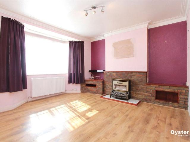 Bishop Ken Road, Harrow HA3, 2 bed flat to rent, £1,500 pcm | PrimeLocation