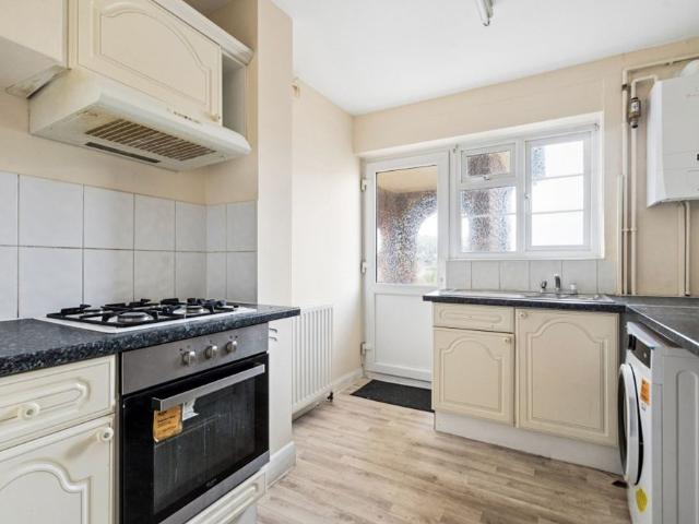 Bishop Ken Road, Harrow Weald, Harrow HA3, 2 bed flat to rent, £1,700 pcm | PrimeLocation