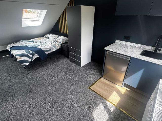 Bishop Ken Road Room 4