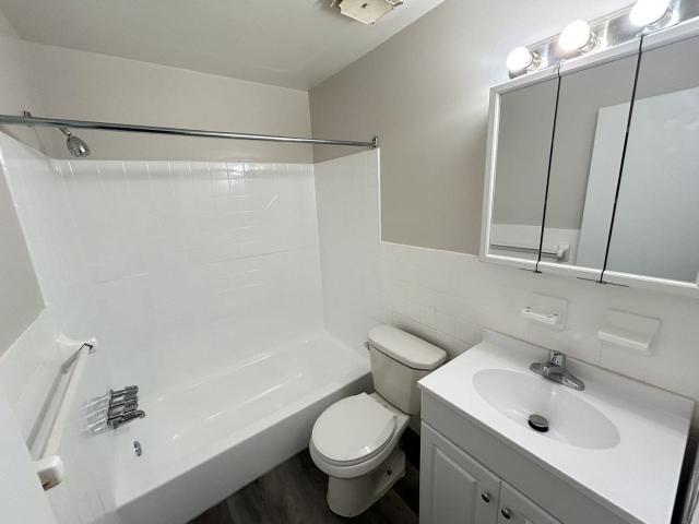Bishop Hill Apartments 2 Bedroom Apartment for Rent at 151 S Bishop Ave, Aldan, PA 19018 Clifton Heights