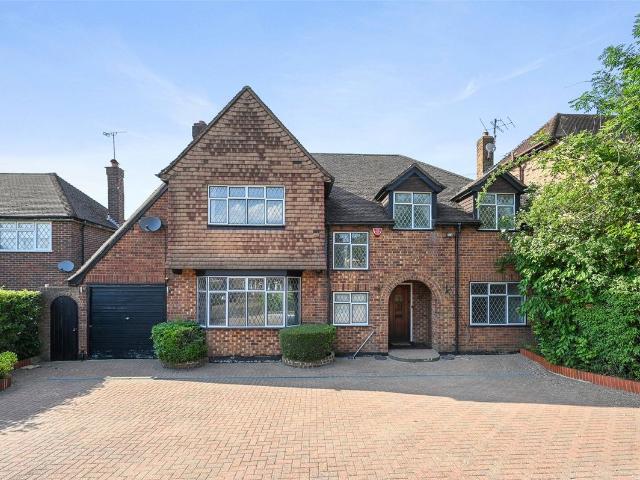 Bishops Avenue, Northwood, Middlesex HA6, 4 bed detached house to rent, £4,750 pcm | PrimeLocation