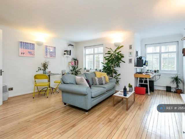 Bishops Court, London, N16 1 bed flat to rent £2,450 pcm £565 pw