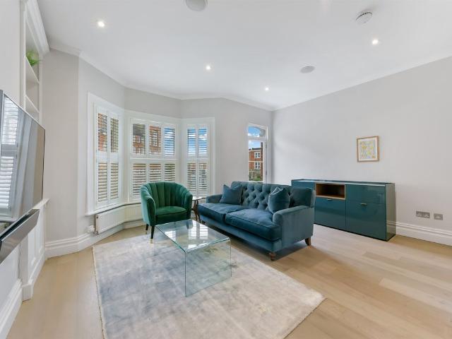 Bishops Road, Fulham SW6, 3 bed maisonette to rent, £4,983 pcm | PrimeLocation