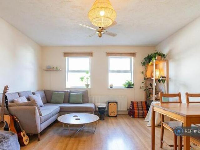 Bishops Way, London, 1 Bedroom Flat