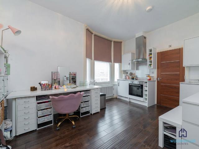Bishopsgate, London EC2M, Studio to rent, £1,825 pcm | PrimeLocation