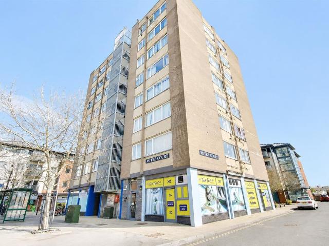 Bishopsfield Road, Fareham PO14, 2 bed flat to rent, £1,050 pcm | PrimeLocation