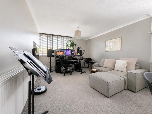 Bishopsfield Road, Fareham