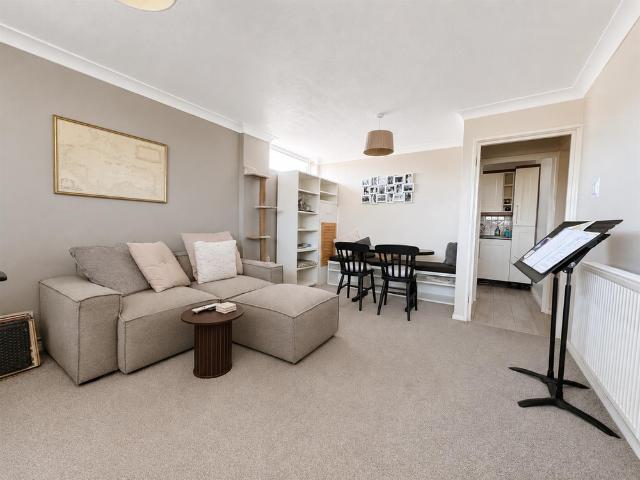 Bishopsfield Road, Fareham
