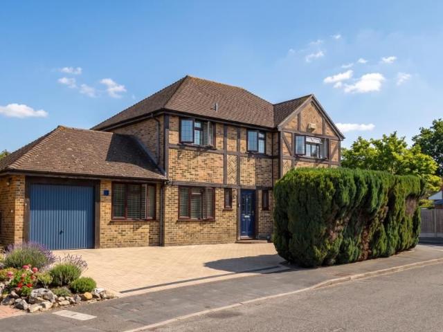Bisley, Woking, Surrey GU24, 4 bed detached house to rent, £2,950 pcm | PrimeLocation