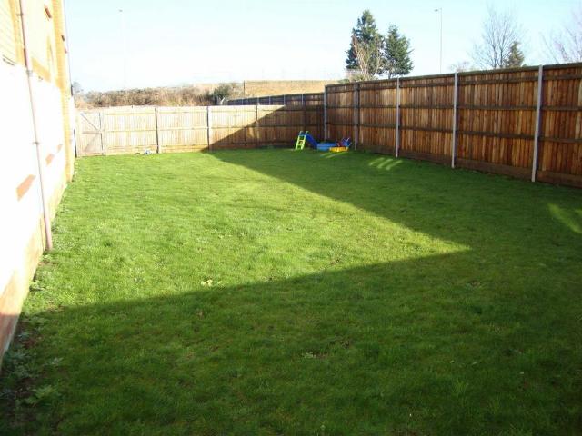 Bismuth House Bismuth Drive. 2 bed flat to rent £1,050 pcm £242 pw