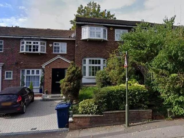 Bittacy Hill, London, NW7 1RT, United Kingdom | 3 bed townhouse for rent #139268819 | Rentberry