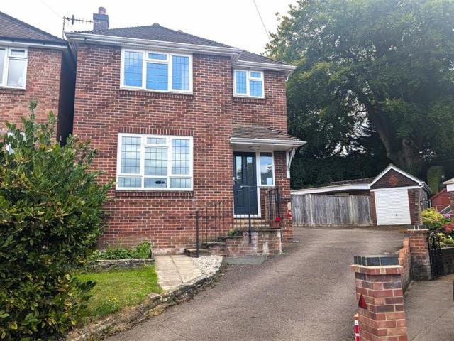 Bitterne 4 bed semi detached house to rent £2,300 pcm £531 pw