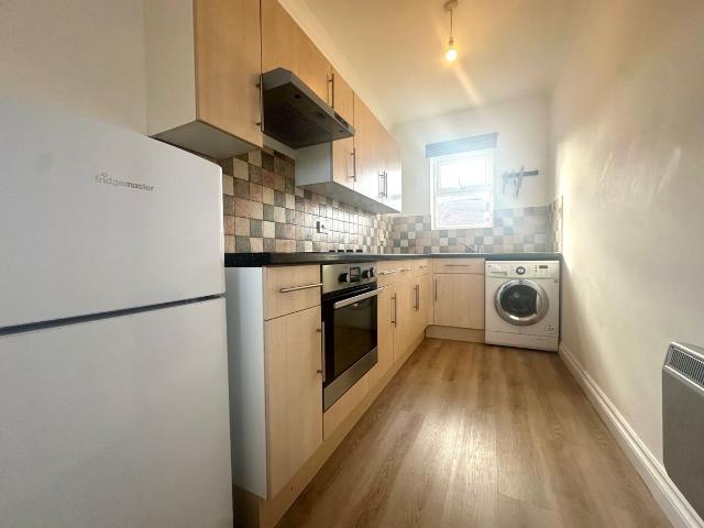 Bitterne Road, Bitterne Village, Southampton, Hampshire SO18, 1 bed flat to rent, £850 pcm | PrimeLocation