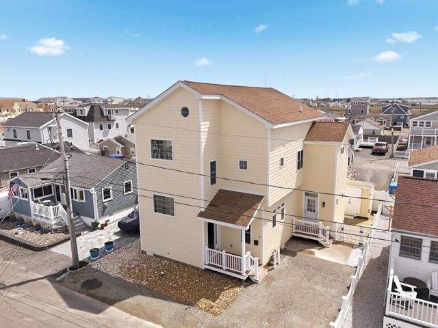 Bittersweet Ln, Hampton, Home For Sale
