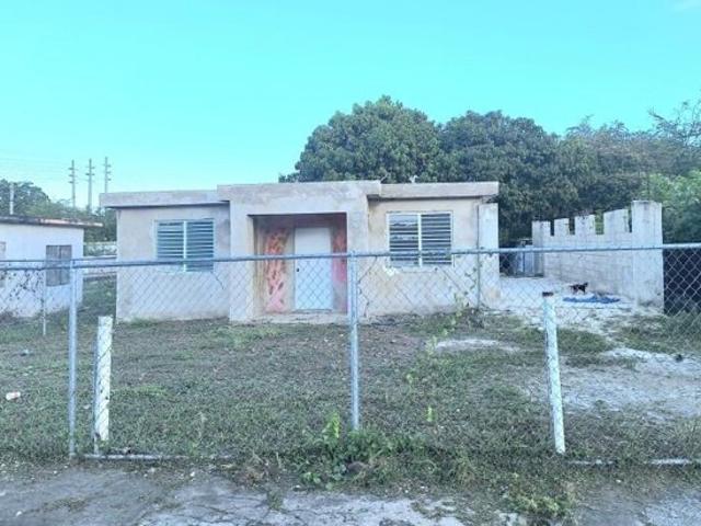 Bo Puente Jobos Comunidad Santa Ana Calle D Casa #,guayama, Home For Sale