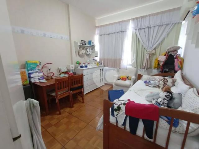 Bom apartamento três quartos com suíte na José Higino