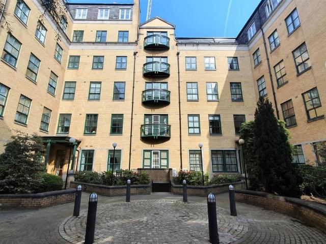 Bombay House, Whitworth St M1, 1 bed flat to rent, £1,175 pcm | PrimeLocation