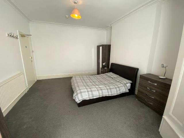 Bonville Tce, Swansea SA1, Room to rent, £525 pcm | PrimeLocation