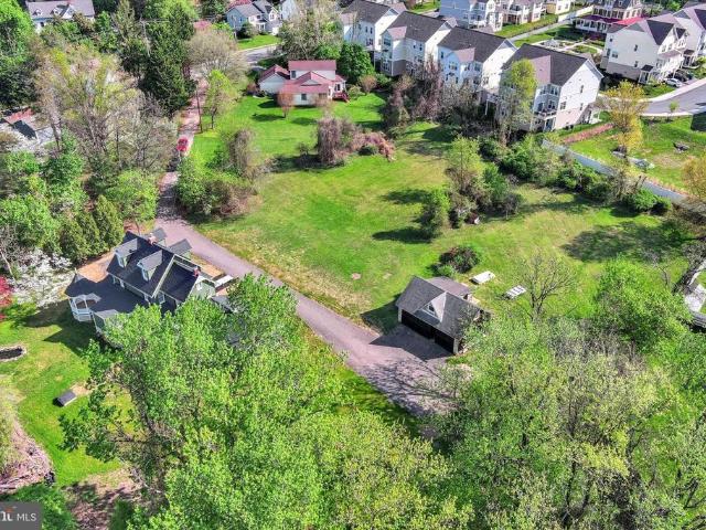 Bond Avenue