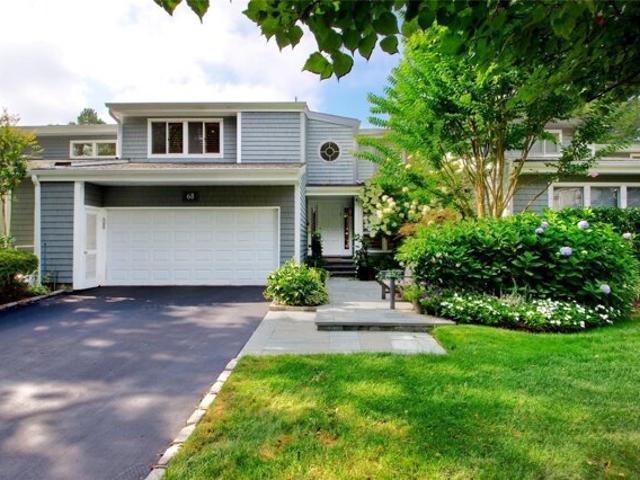 Bond Ct, Manhasset, Condo For Sale