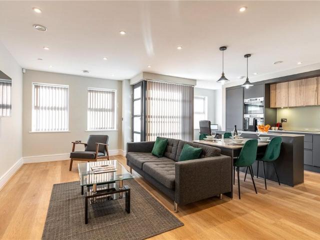 Bond House, Oxford Road, Reading, RG1 2 bed apartment to rent £4,650 pcm £1,073 pw