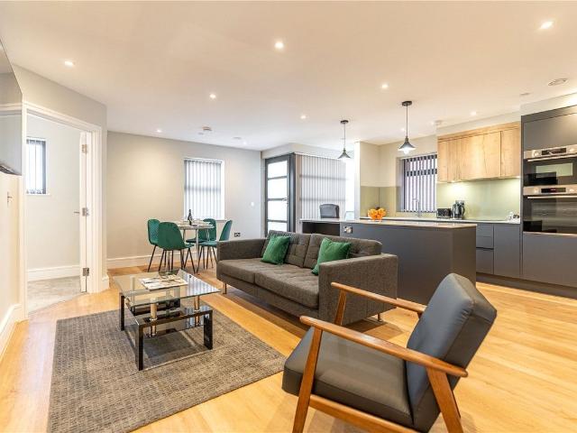 Bond House, Oxford Road, Reading RG1, 2 bed flat to rent, £4,350 pcm | PrimeLocation