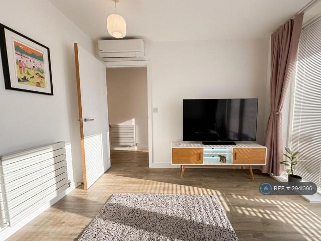 Bond House, London, SE14 1 bed flat to rent £2,100 pcm £485 pw