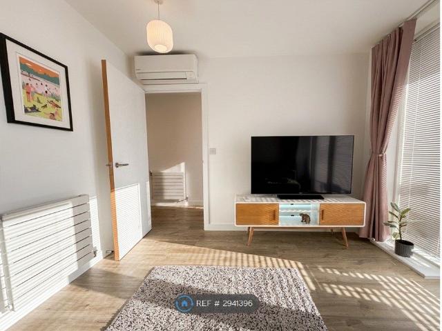 Bond House, London SE14, 1 bed flat to rent, £2,100 pcm | PrimeLocation