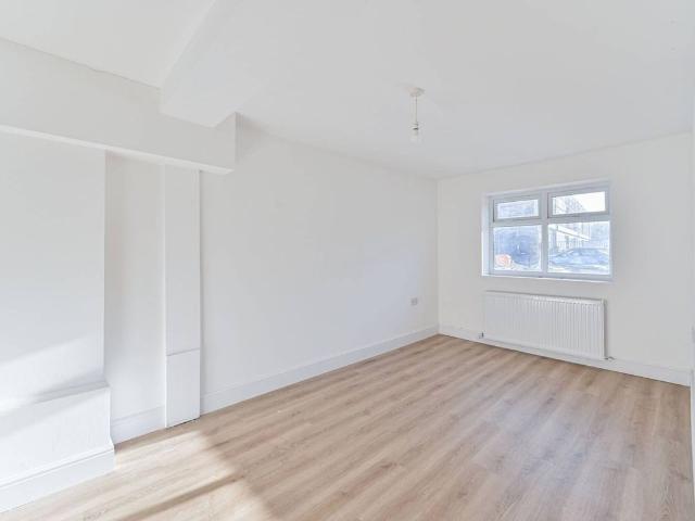 Bond Road, Mitcham CR4, 5 bed end terrace house to rent, £6,500 pcm | PrimeLocation
