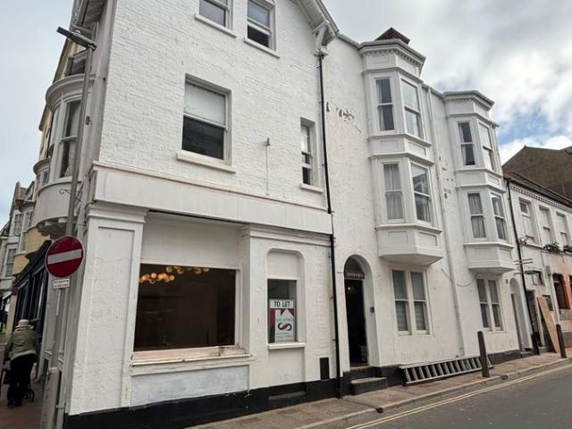 Bond Street, Weymouth DT4, 8 bed end terrace house to rent, £700 pcm | PrimeLocation