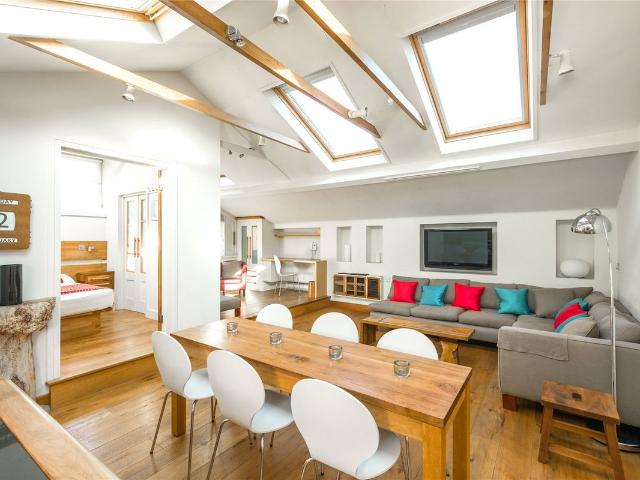 Bond Street, Bedford Park W4, 2 bed flat to rent, £4,000 pcm | PrimeLocation