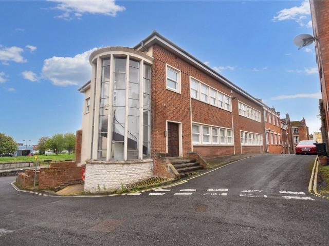 Bond Street, Bridgwater TA6, 1 bed flat to rent, £895 pcm | PrimeLocation