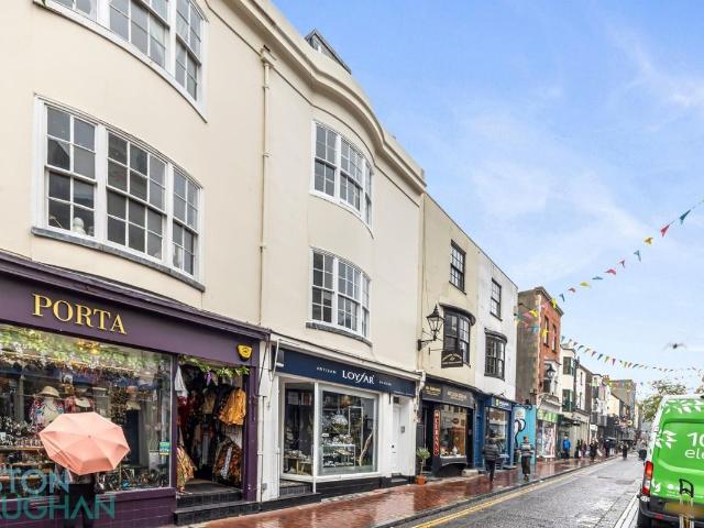 Bond Street, Brighton BN1, 2 bed maisonette to rent, £1,650 pcm | PrimeLocation