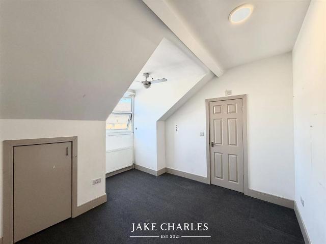 Bond Street, Ealing W5, Studio to rent, £1,100 pcm | PrimeLocation