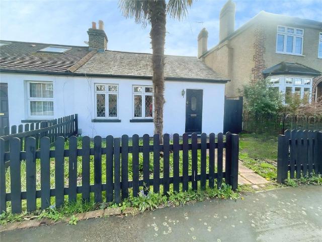 Bond Street, Englefield Green, Egham, Surrey TW20, 3 bed bungalow to rent, £2,350 pcm | PrimeLocation