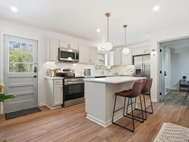 Bonita Living | TopRated Host | Newly Renovated |