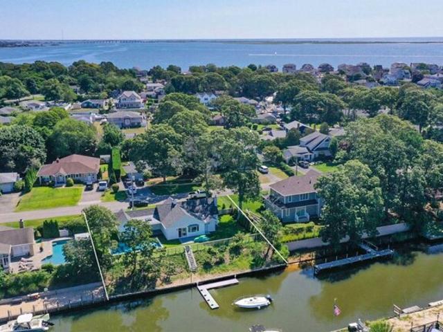 Bonita Rd, East Quogue, Home For Sale