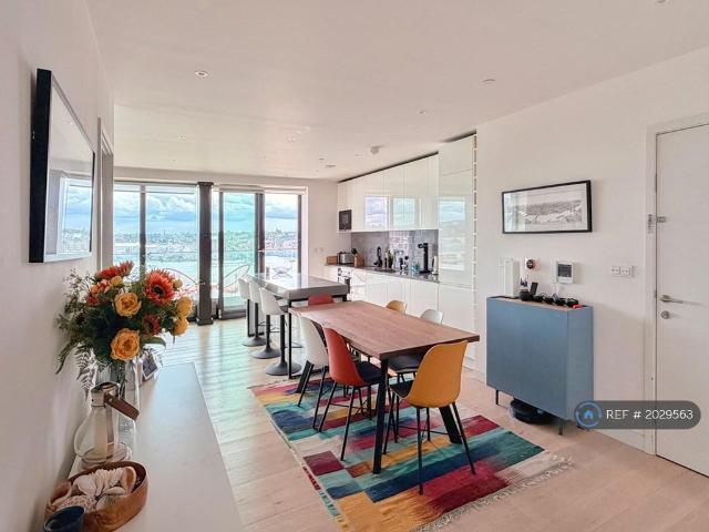 Bonnet St, London, E16 3 bed flat to rent £3,500 pcm £808 pw
