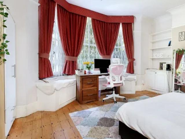 Bonneville Gardens, London, SW4 9LB, United Kingdom | 3 bed apartment for rent #168151686 | Rentberry